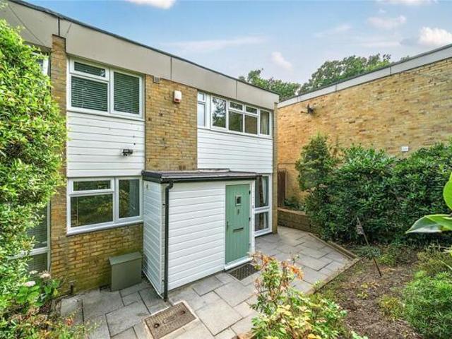 3 Bedroom House Beckenham Great London LS99161400