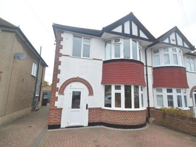 3 Bedroom House Beckenham Greater London LS99029641