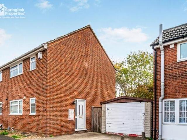 3 Bedroom House Bedford Bedfordshire 99290345