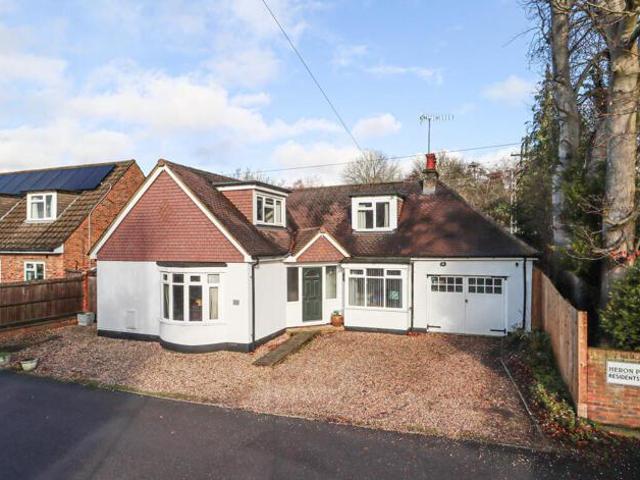 3 Bedroom House Berkhamsted Hertfordshire LS99926214