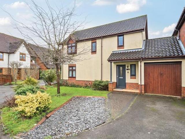 3 Bedroom House Berkshire Bracknell Forest LS101025472