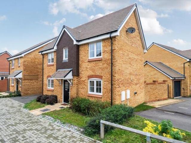 3 Bedroom House Berkshire Reading LS99436740