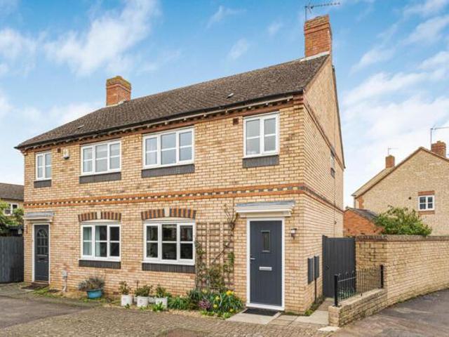 3 Bedroom House Bicester Oxfordshire LS101931544