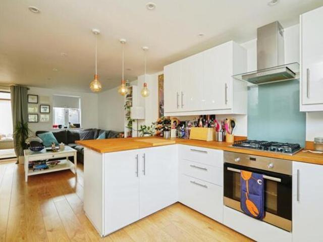 3 Bedroom House Bicester Oxfordshire LS101931739