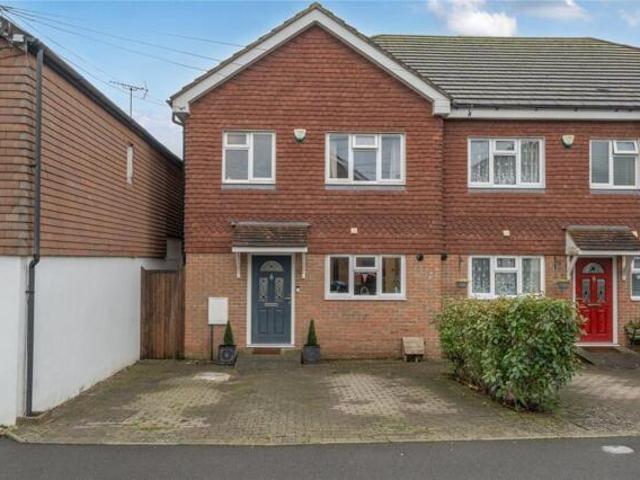3 Bedroom House Biggin Hill Great London LS99523626