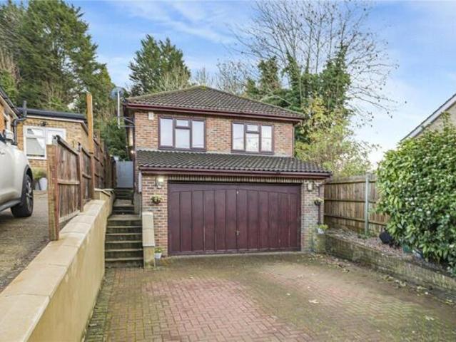 3 Bedroom House Biggin Hill Great London 99773974