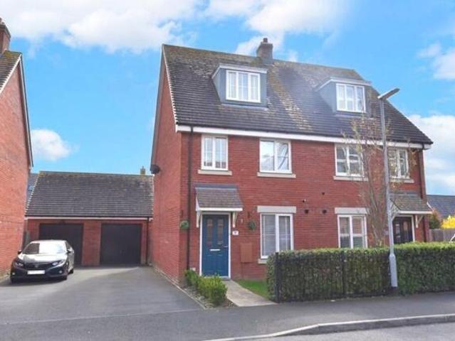 3 Bedroom House Biggleswade Central Bedfordshire 101379286