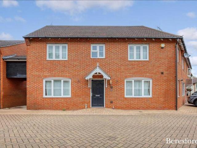 3 Bedroom House Billericay Essex 98649051