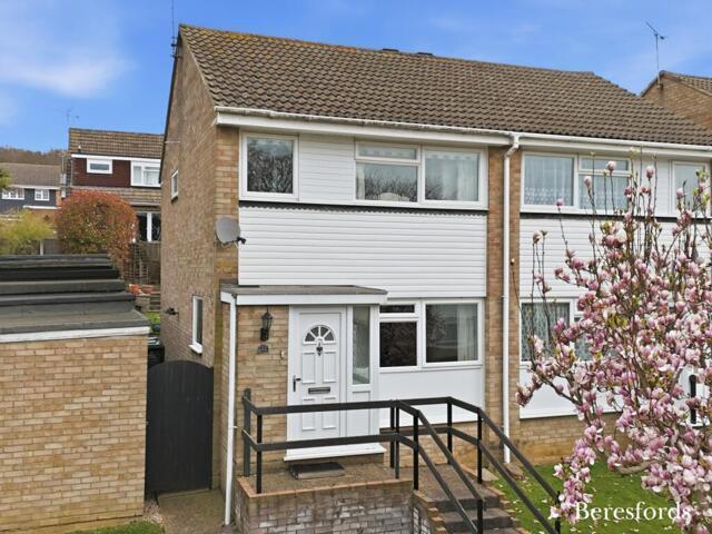 3 Bedroom House Billericay Essex 100987945