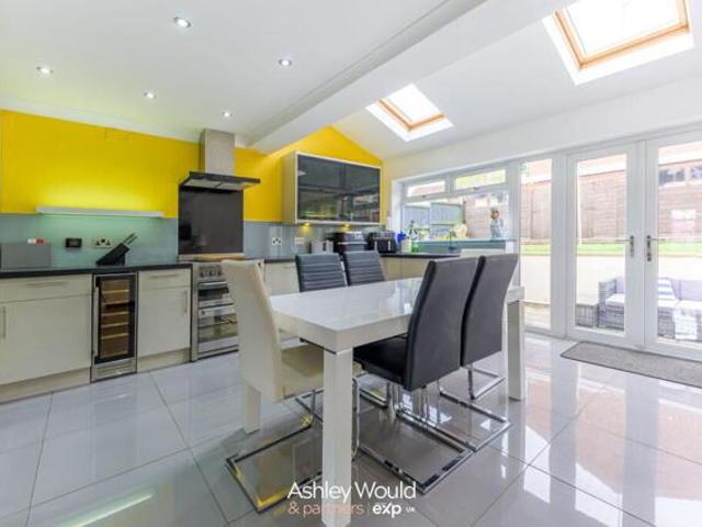 3 Bedroom House Birmingham Birmingham LS100191949