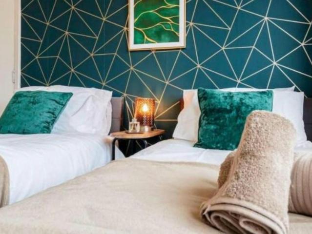 3 Bedroom House Birmingham Birmingham 103922511