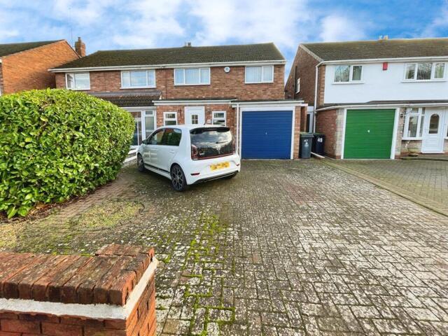 3 Bedroom House Birmingham Sandwell LS98765968