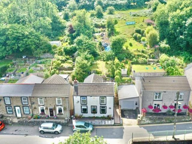 3 Bedroom House Blackwood Caerphilly LS93436990