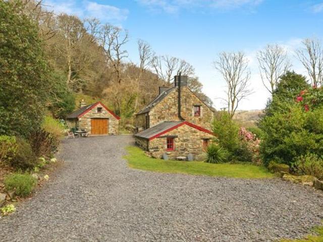 3 Bedroom House Blaenau Ffestiniog Gwynedd 101676546