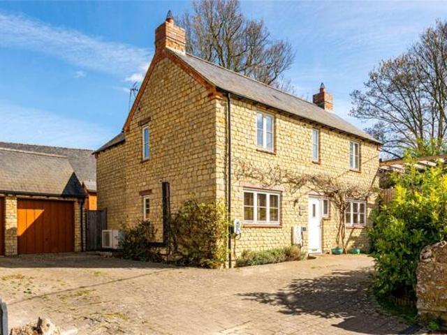 3 Bedroom House Brackley Northamptonshire LS101059683