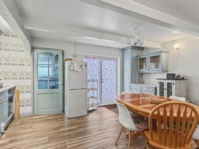 3 Bedroom House Bradfield Berkshire LS101676237