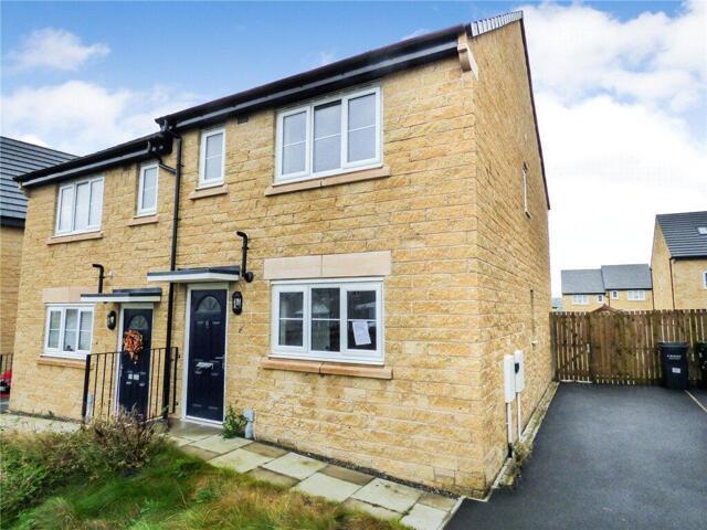 3 Bedroom House Bradford Bradford LS101675307
