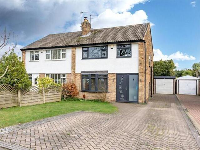 3 Bedroom House Bramhope West Yorkshire 100881364