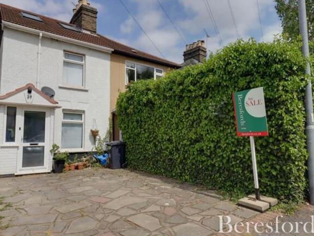 3 Bedroom House Brentwood Essex LS99735899