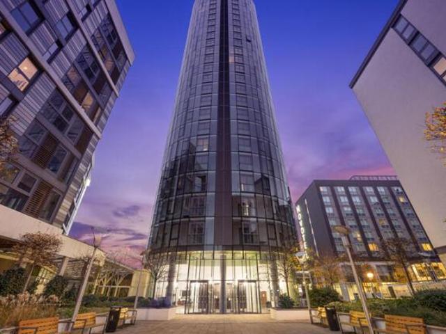 3 Bedroom House Brentford Greater London LS100503109