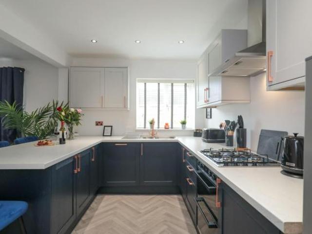 3 Bedroom House Brierley Hill Brierley Hill LS80956839
