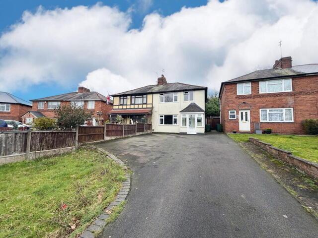 3 Bedroom House Brierley Hill Dudley LS100649204