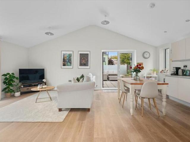 3 Bedroom House Bristol City Of Bristol 100023834
