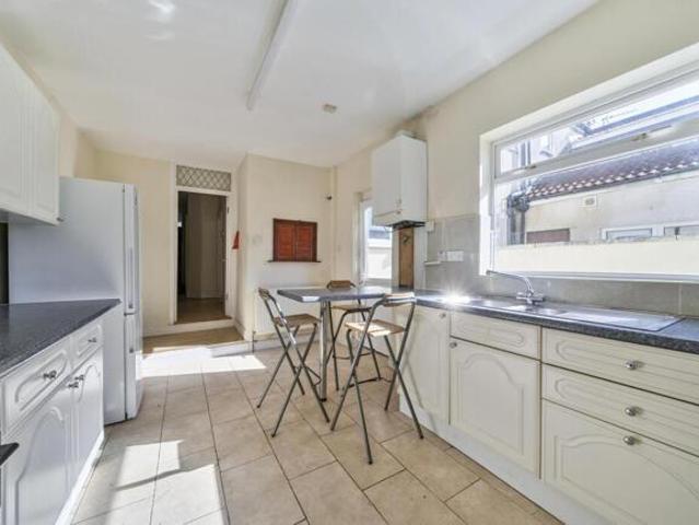 3 Bedroom House Bristol City Of Bristol 99986282