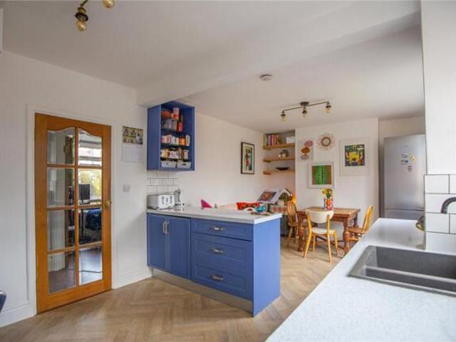 3 Bedroom House Bristol City Of Bristol LS100540825