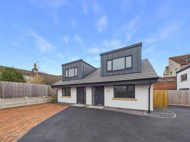 3 Bedroom House Bristol City Of Bristol LS101119323