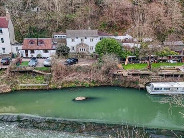 3 Bedroom House Bristol South Gloucestershire LS99029258