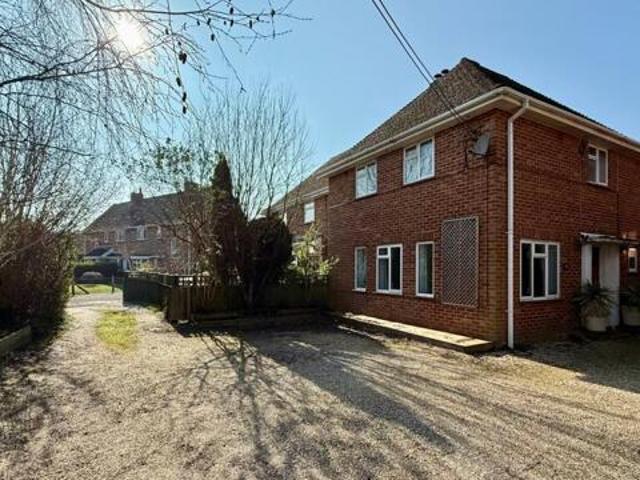 3 Bedroom House Brockenhurst Hampshire 101678779