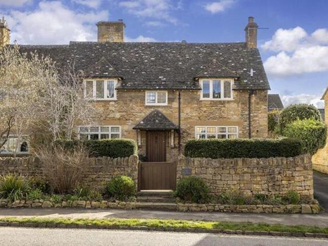 3 Bedroom House Broadway Worcestershire 100502945