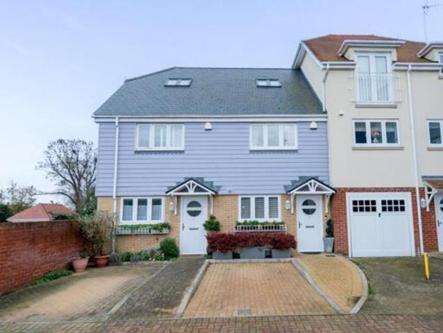 3 Bedroom House Broadstairs Kent LS99926292