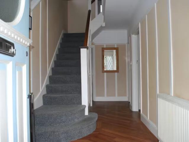 3 Bedroom House Bromley Bromley 96790253