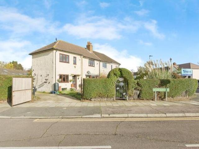 3 Bedroom House Bromley Greater London LS99290335