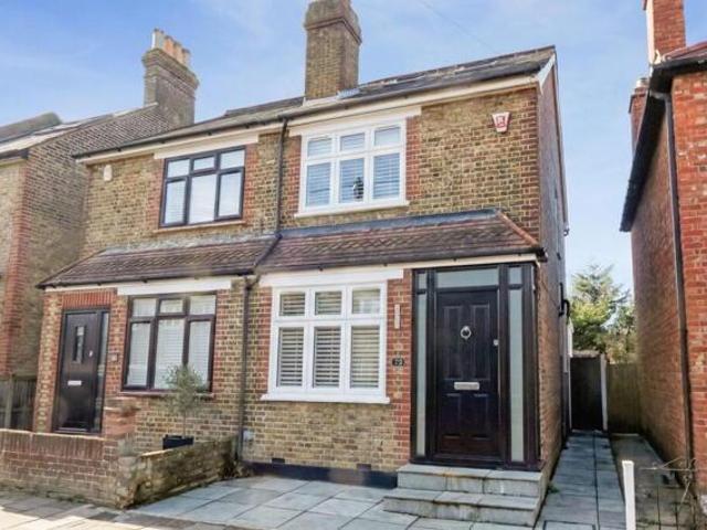 3 Bedroom House Bromley Greater London LS99523713