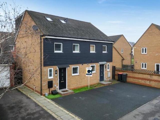 3 Bedroom House Broughton Hampshire 98968930