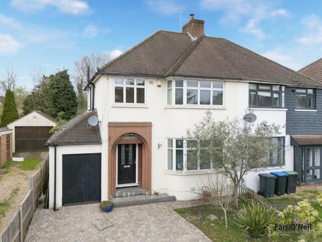 3 Bedroom House Buckhurst Hill Essex 101676260
