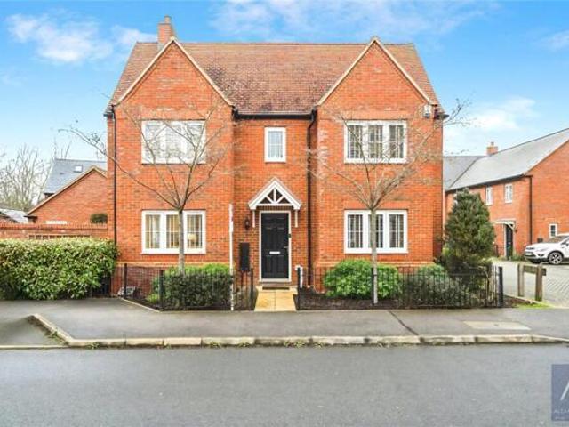 3 Bedroom House Buckingham Buckinghamshire 98503902