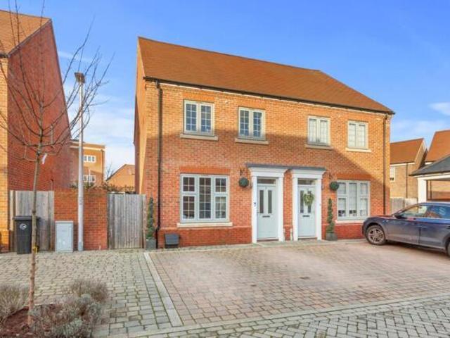 3 Bedroom House Buckinghamshire Buckinghamshire LS98968829