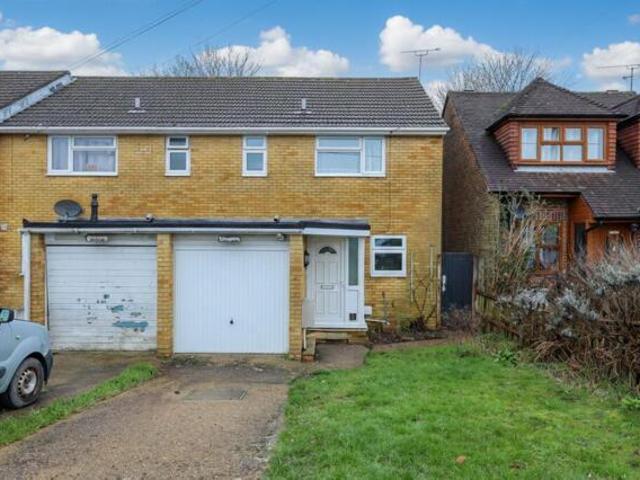 3 Bedroom House Burgess Hill West Sussex 99926084