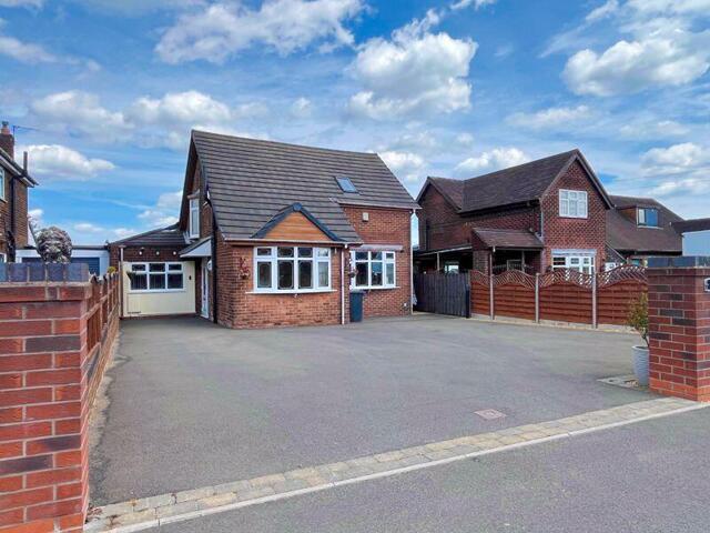3 Bedroom House Burntwood Staffordshire 100096947