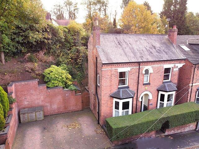 3 Bedroom House Burton On Trent Staffordshire 99608474