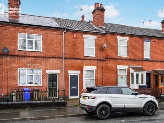 3 Bedroom House Burton On Trent Staffordshire 99773642