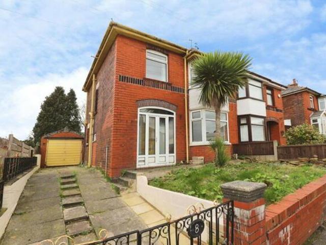 3 Bedroom House Bury Bury LS100096868