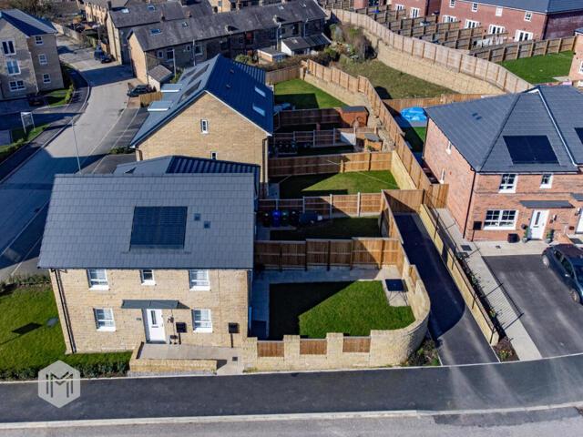 3 Bedroom House Bury Bury LS101955460