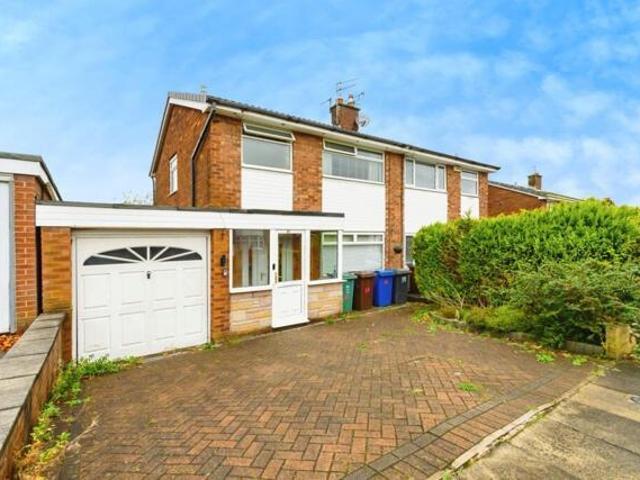 3 Bedroom House Bury Bury 98864614