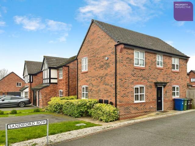 3 Bedroom House Bury Greater Manchester 99773645