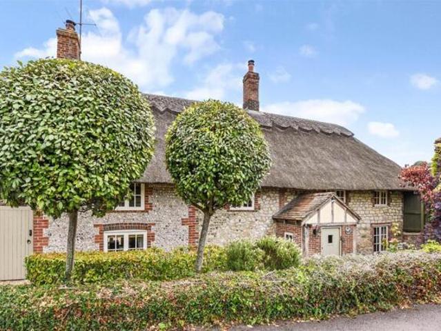 3 Bedroom House Bury Greater Manchester 99029062